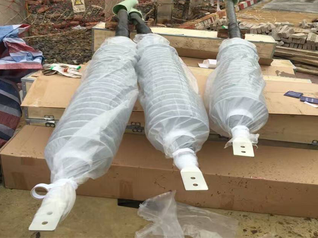 YF POWER: Types Of Lightning Surge Arrester & Insulators Used In ...